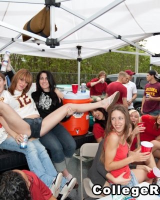 Hot college dorm party go wild in these hot fucking crazy pics Porn Pictures, XXX Photos, Sex ...